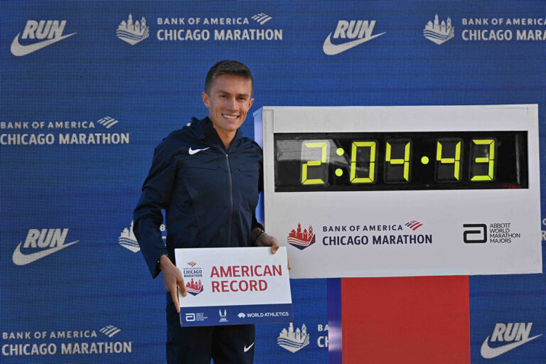 Conner Mantz Shatters the American Record in 2:04:43 at the Chicago ...